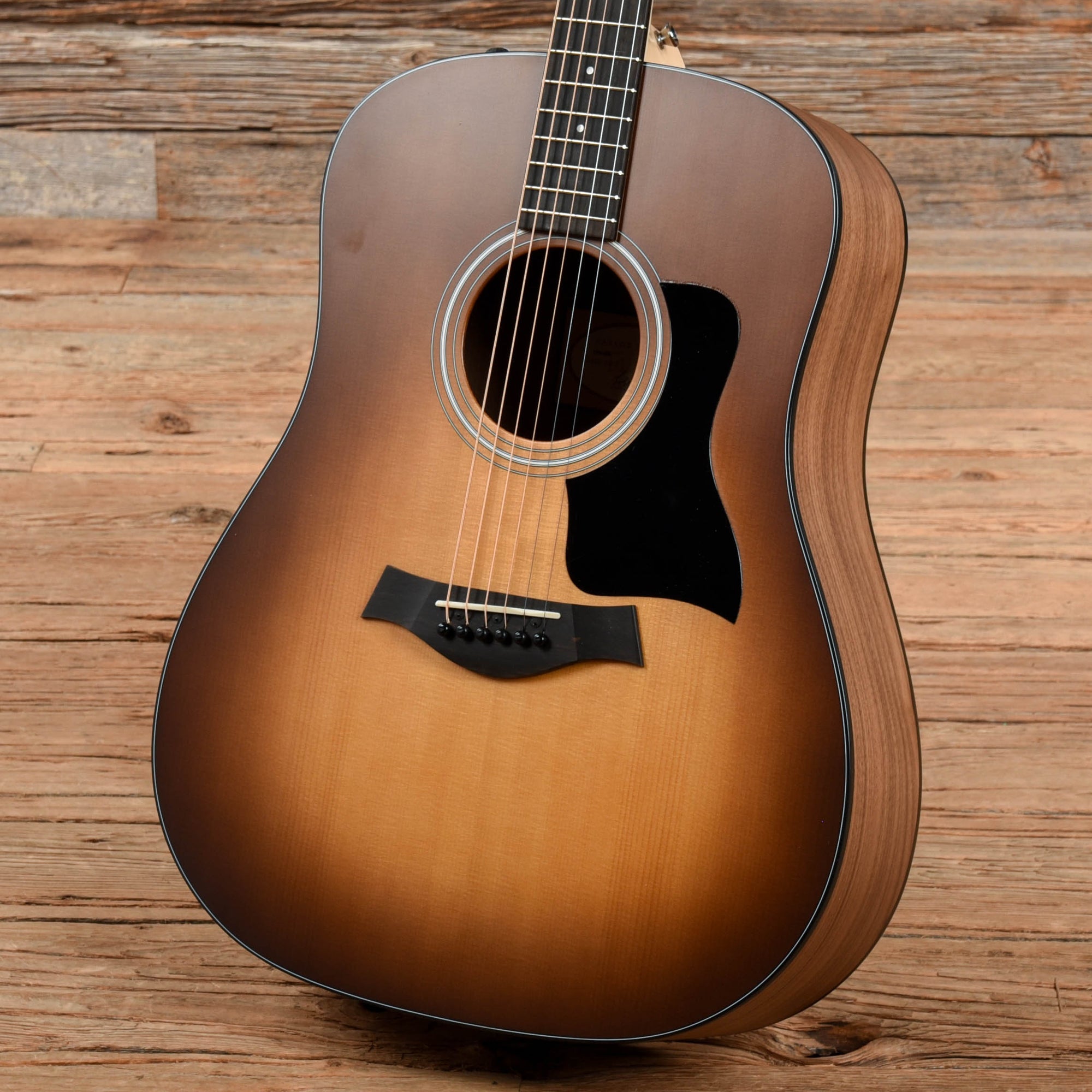 Taylor 110e-SB Sunburst – Chicago Music Exchange