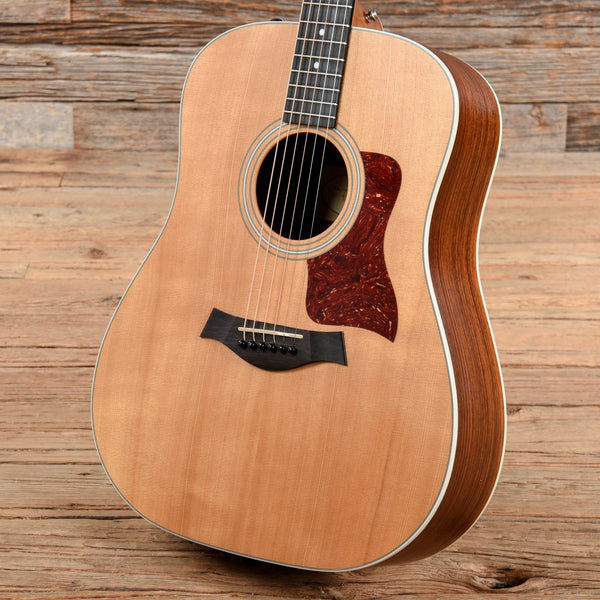 Taylor 210e Natural 2009 – Chicago Music Exchange