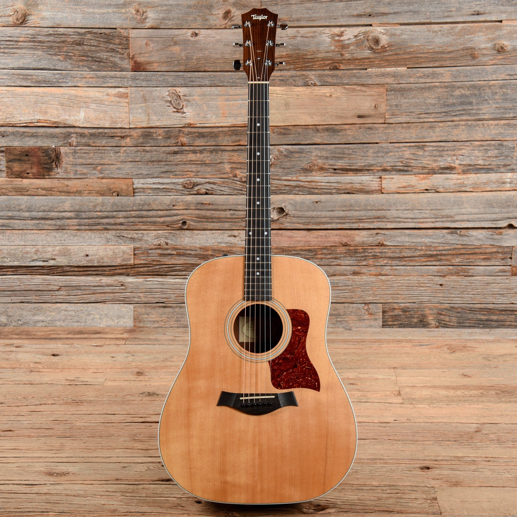 Taylor 210e Natural 2009 – Chicago Music Exchange