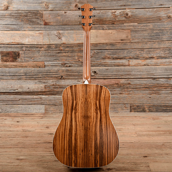 Taylor 210e-SB DLX Sunburst 2014 – Chicago Music Exchange