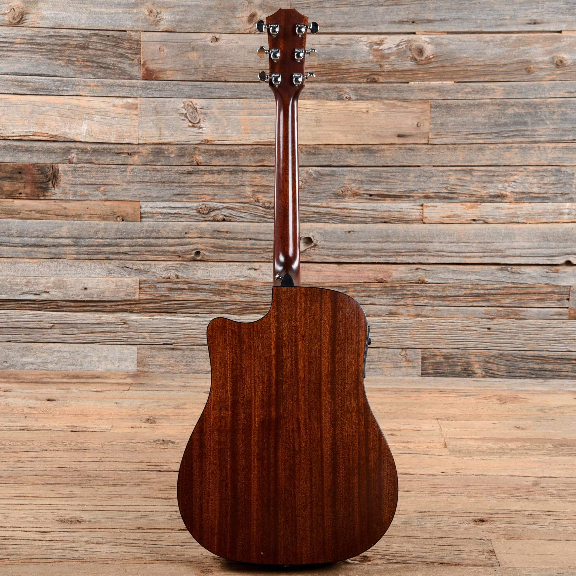 Taylor 310-CE Natural 1999 – Chicago Music Exchange
