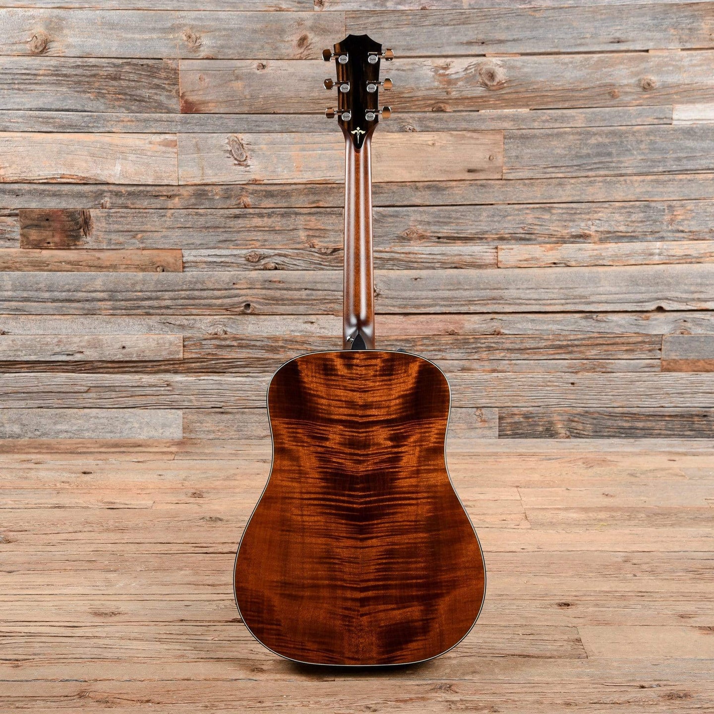 Taylor 610e Natural 2015 – Chicago Music Exchange