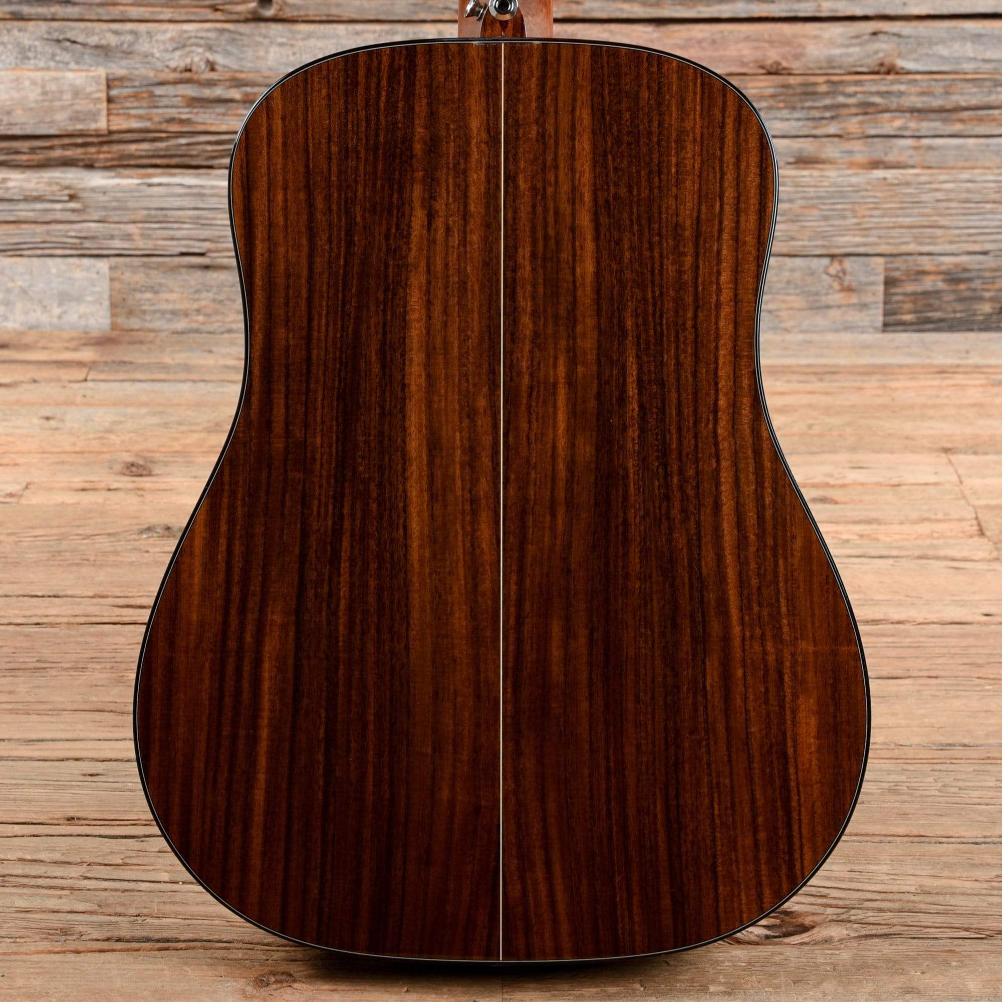 Taylor 710 Dreadnought Natural 2001 – Chicago Music Exchange
