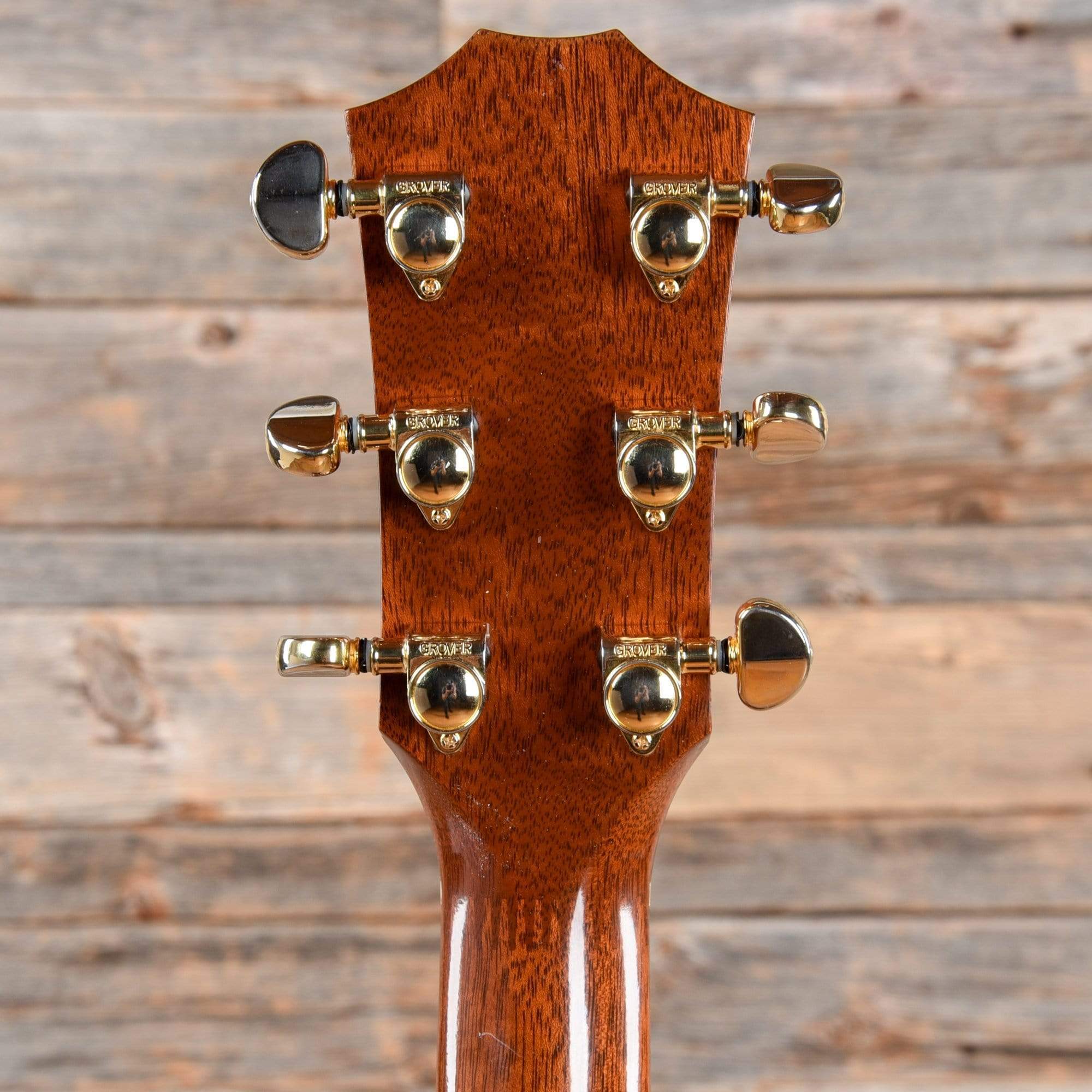 Taylor 710 Dreadnought Natural 2001 – Chicago Music Exchange