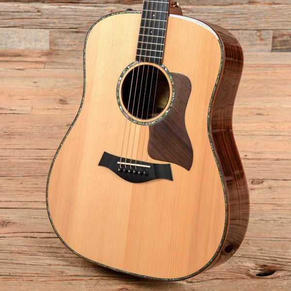 Taylor Custom Dreadnought Natural 2011 – Chicago Music Exchange