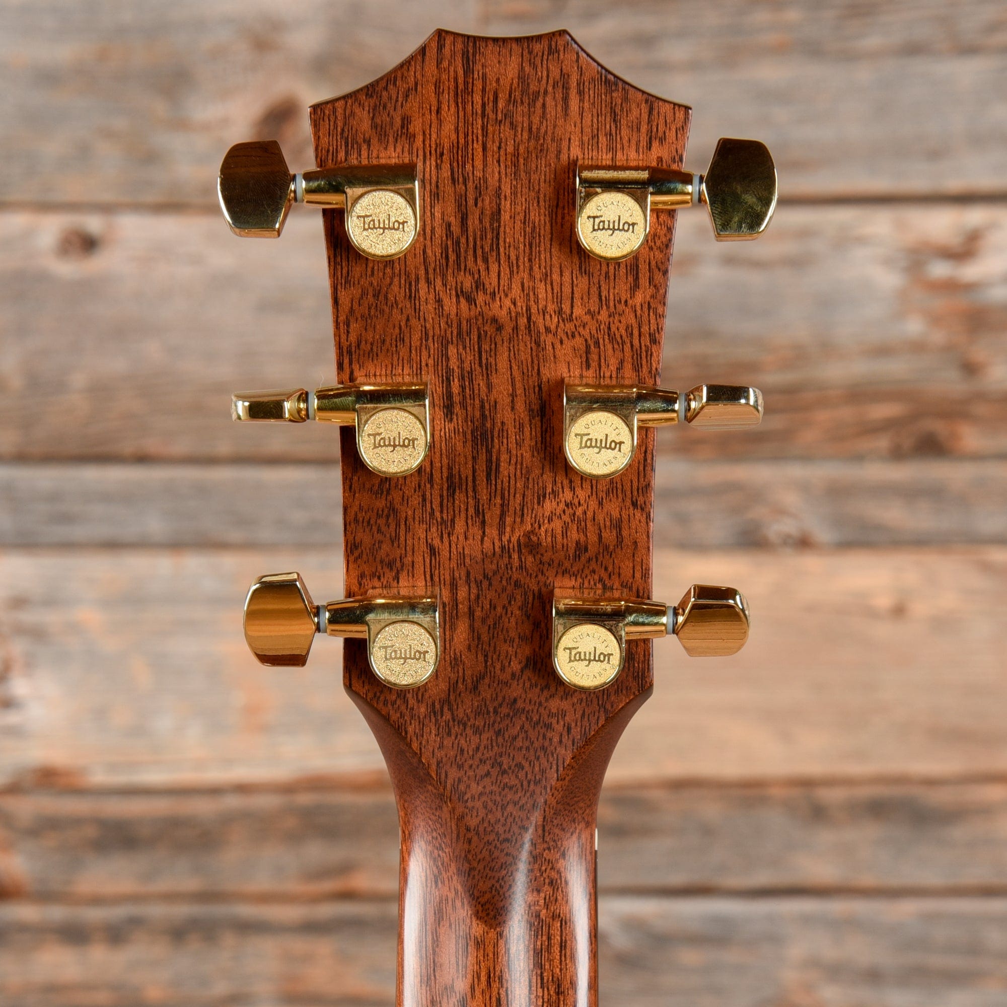 Taylor 518e Natural 2013 – Chicago Music Exchange