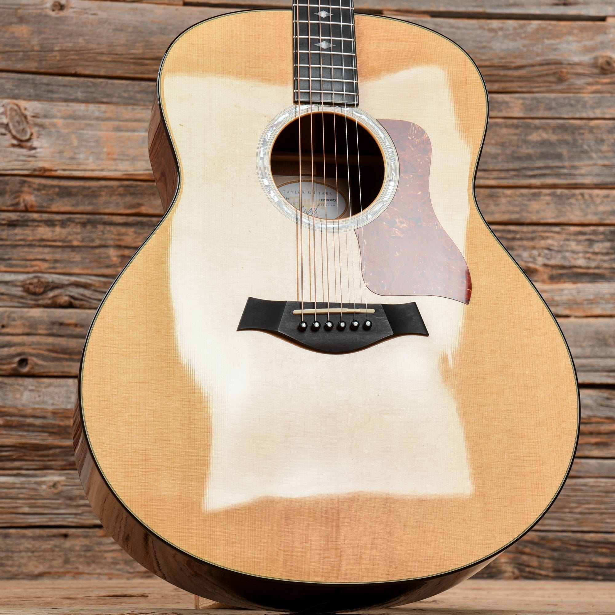 Taylor 518e Natural 2013 – Chicago Music Exchange