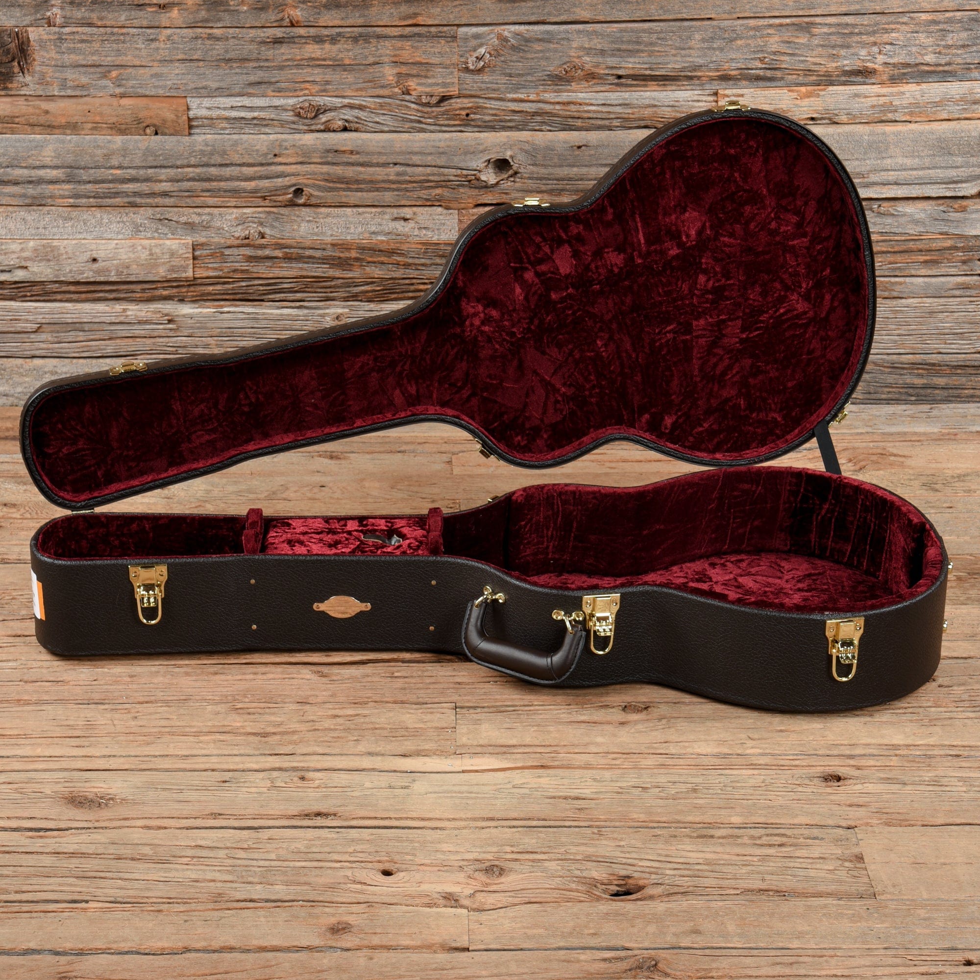 Taylor 518e Natural 2013 – Chicago Music Exchange