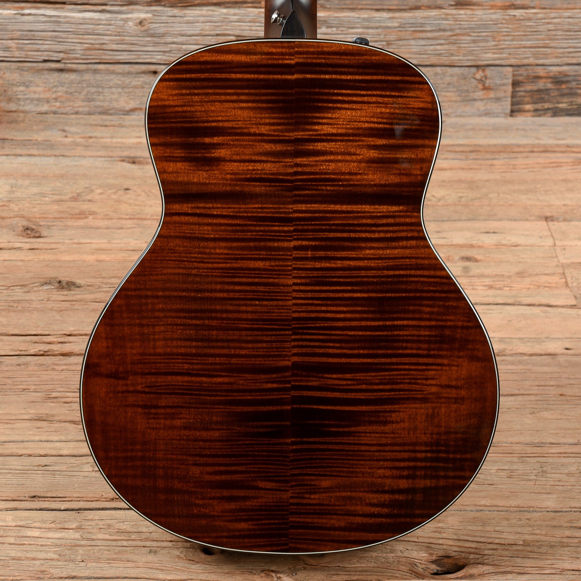 Taylor 618e Natural – Chicago Music Exchange