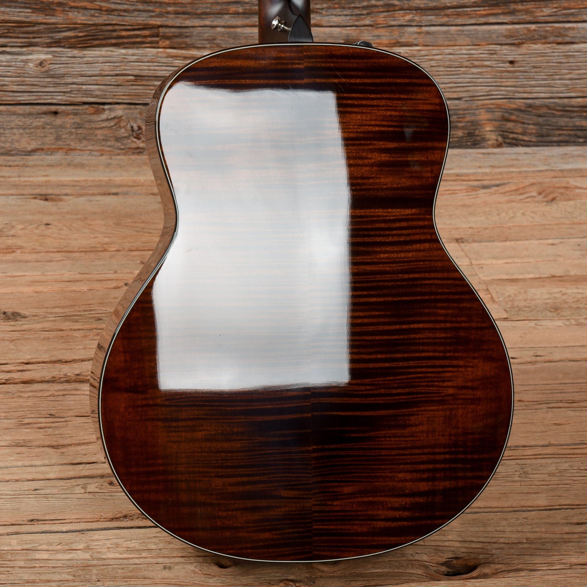 Taylor 618e Natural – Chicago Music Exchange