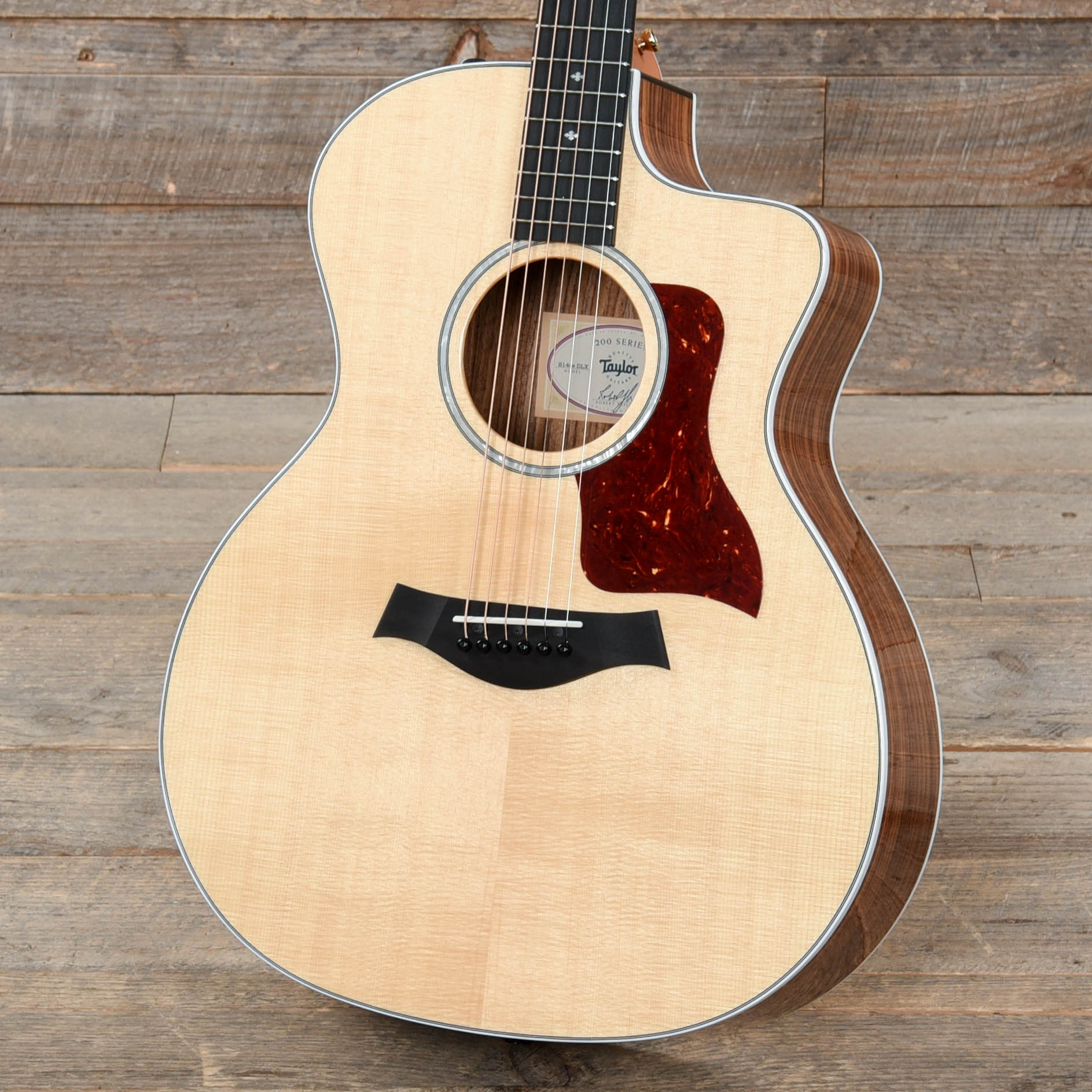 Taylor 214ce DLX Grand Auditorium Sitka/Rosewood – Chicago Music Exchange