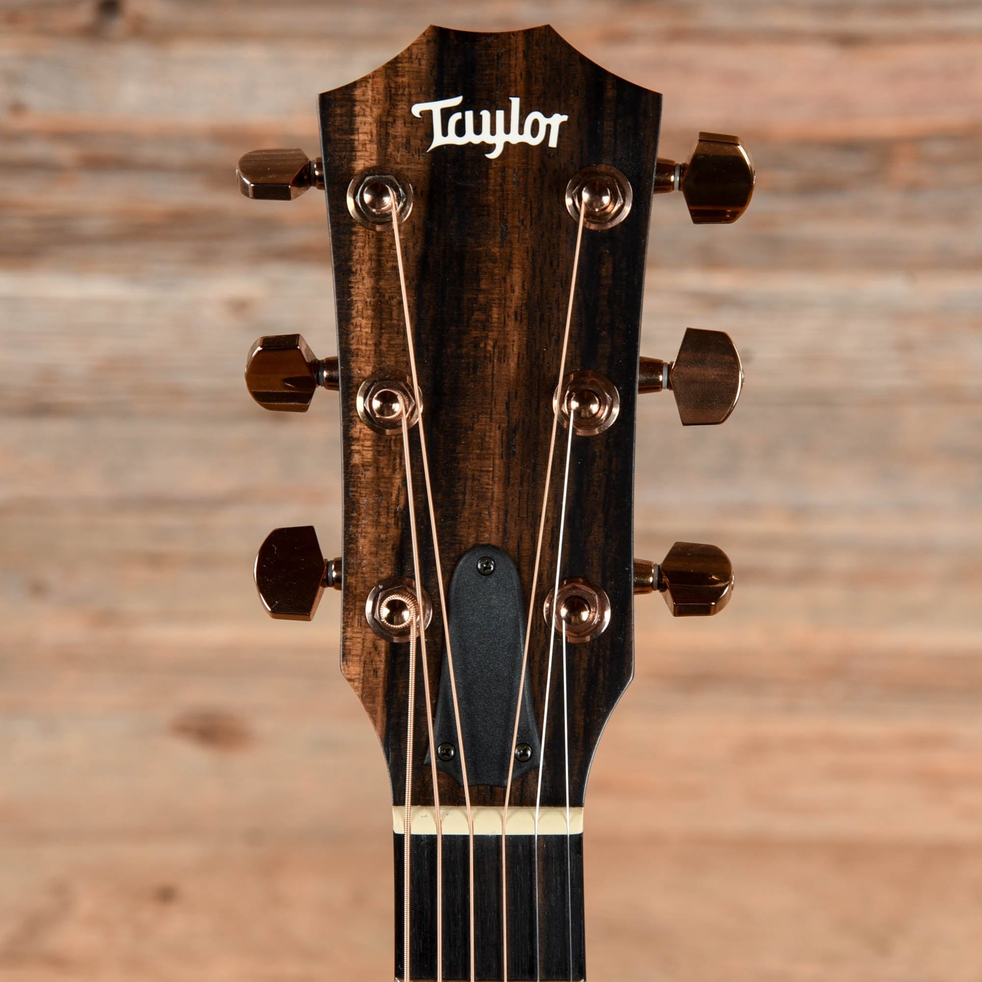 Taylor 214ce DLX Natural 2020 – Chicago Music Exchange