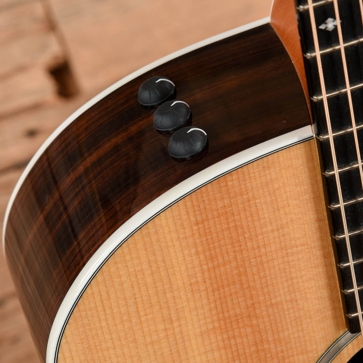 Taylor 214ce DLX Natural 2020 – Chicago Music Exchange