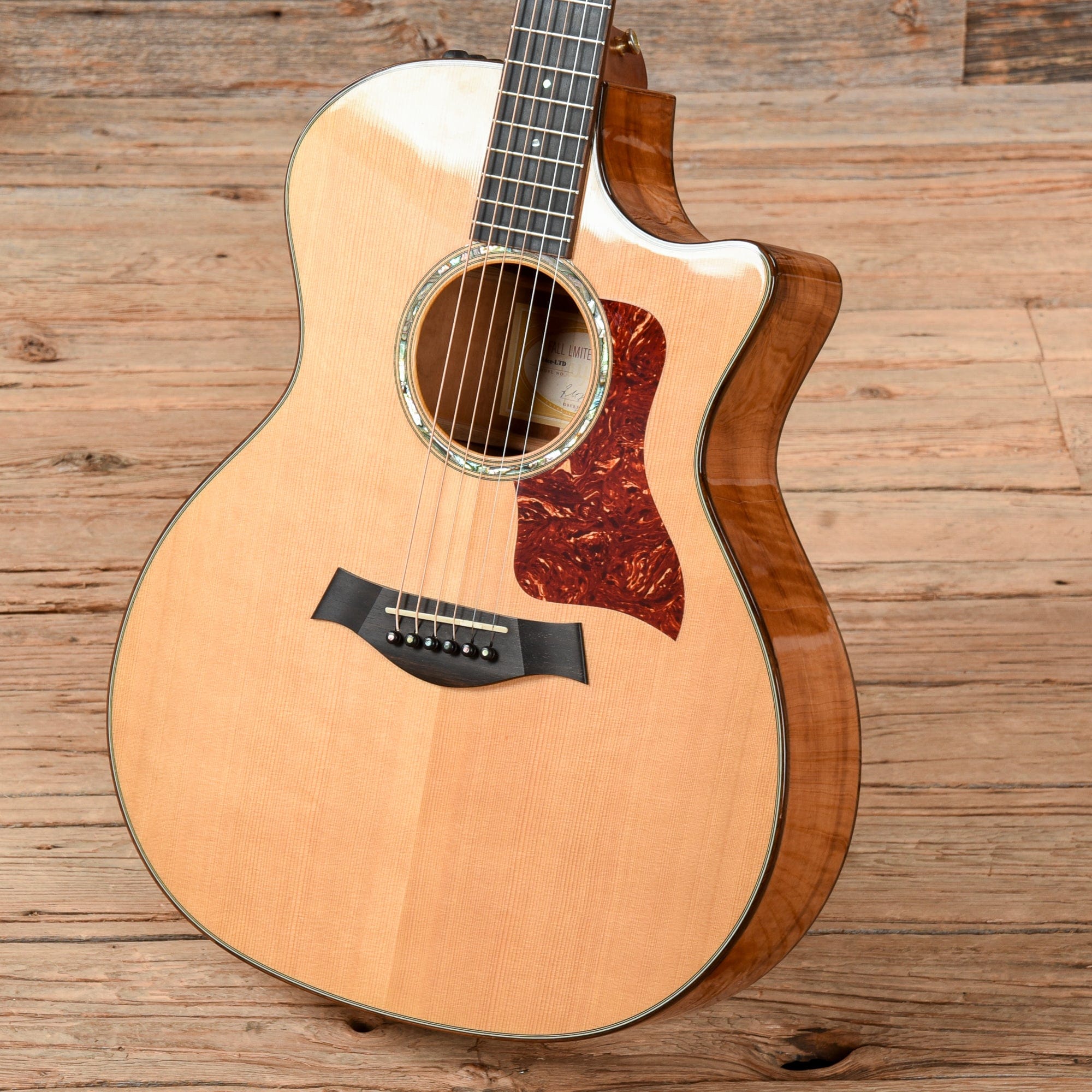 Taylor 714ce Fall Limited Natural 2008 – Chicago Music Exchange
