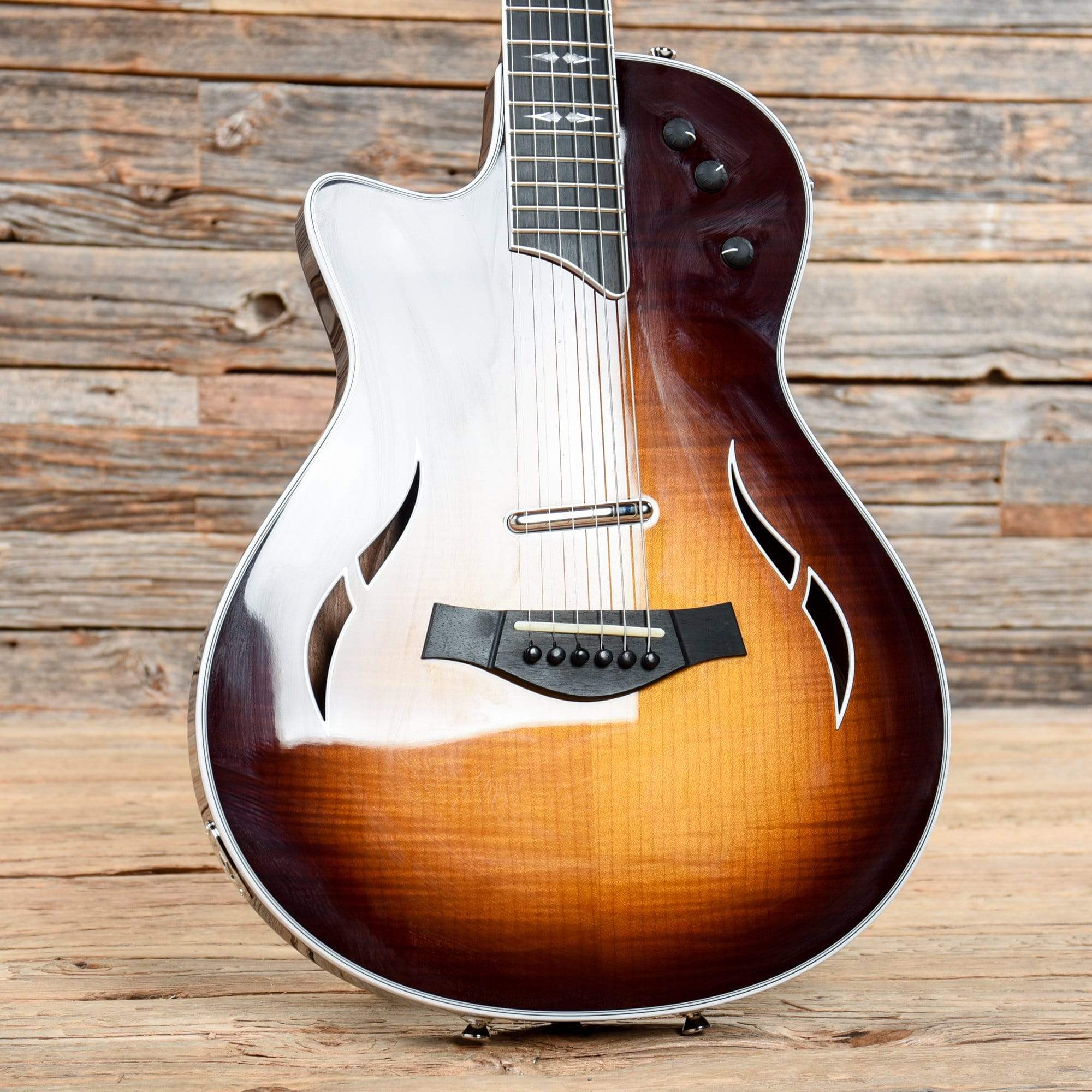 Taylor T5z Pro Tobacco Sunburst 2021 LEFTY – Chicago Music Exchange