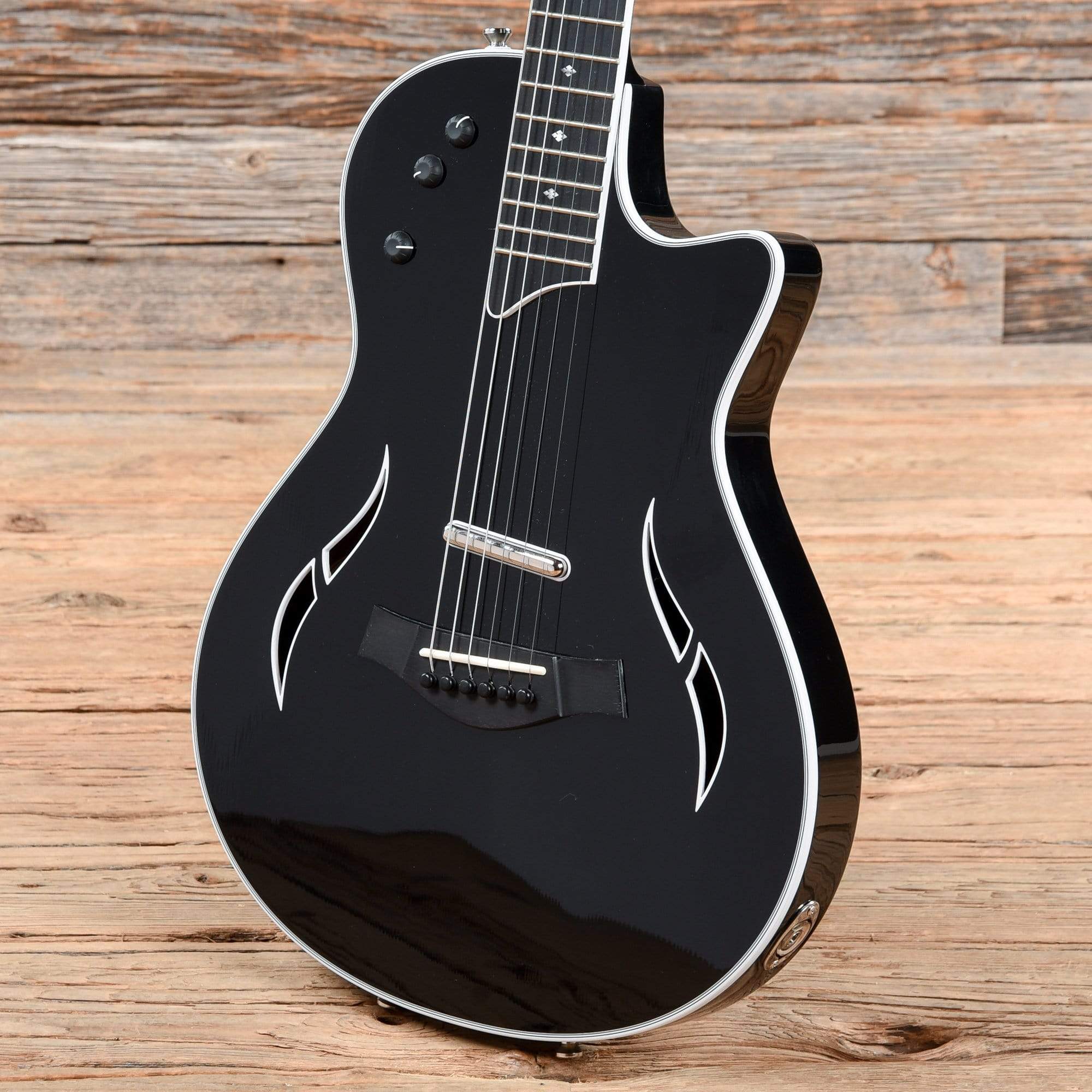 Taylor T5z Standard Black – Chicago Music Exchange