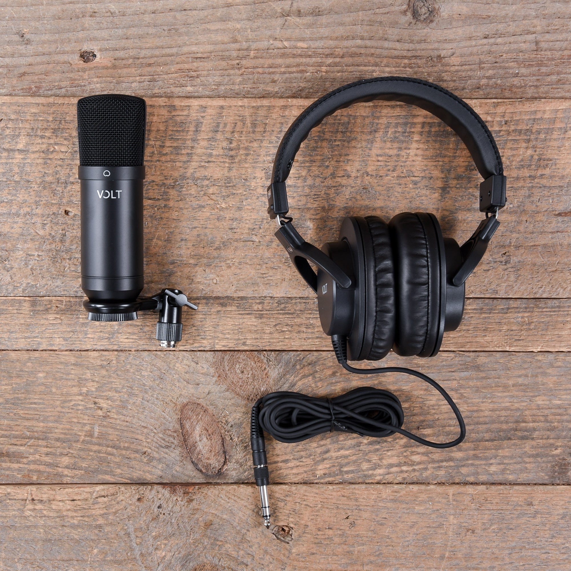 Universal Audio Volt 2 Studio Pack – Chicago Music Exchange