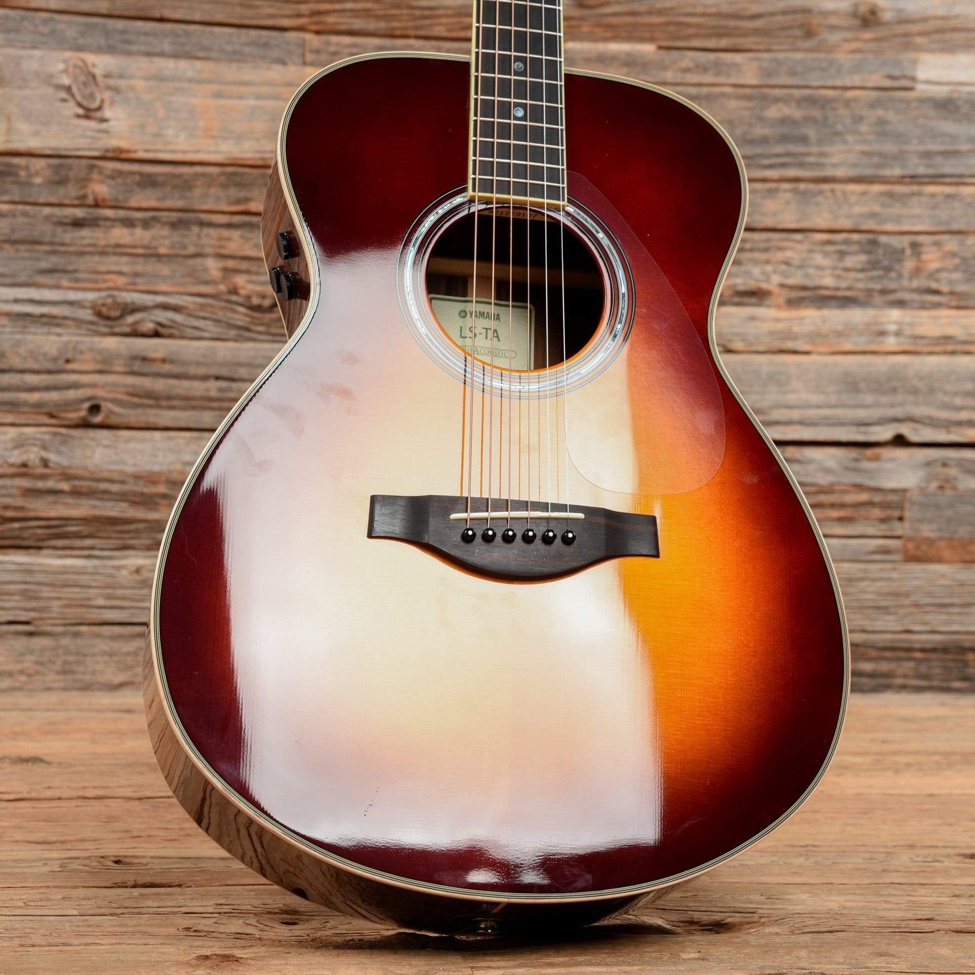 Yamaha LS-TA TransAcoustic Sunburst 2018 – Chicago Music Exchange