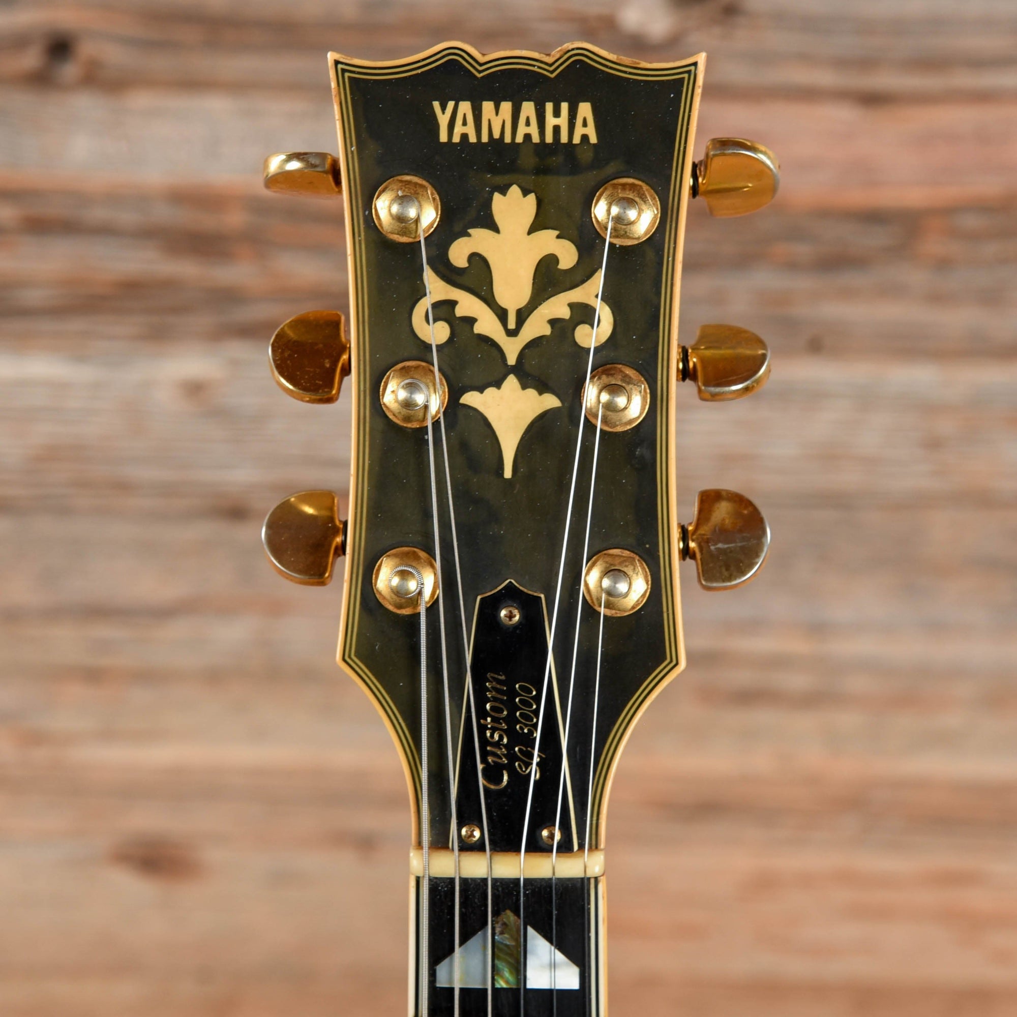 Yamaha SG-3000 Gold 1982 – Chicago Music Exchange